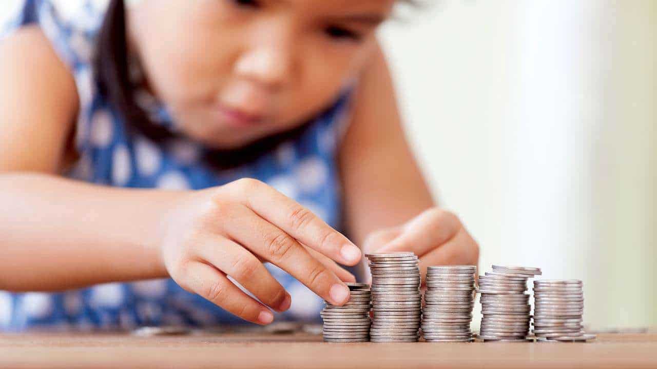 Money Guru: Tips To Teach Your Kids About Smart Money Management ...