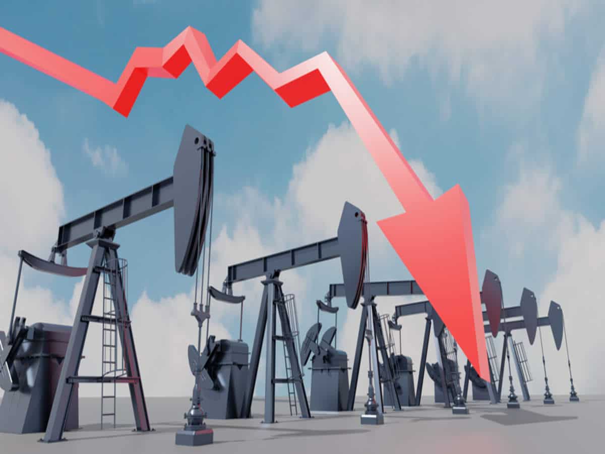 Commodity Superfast Crude Oil Prices Fall Below Rs 6 100 On Mcx Will