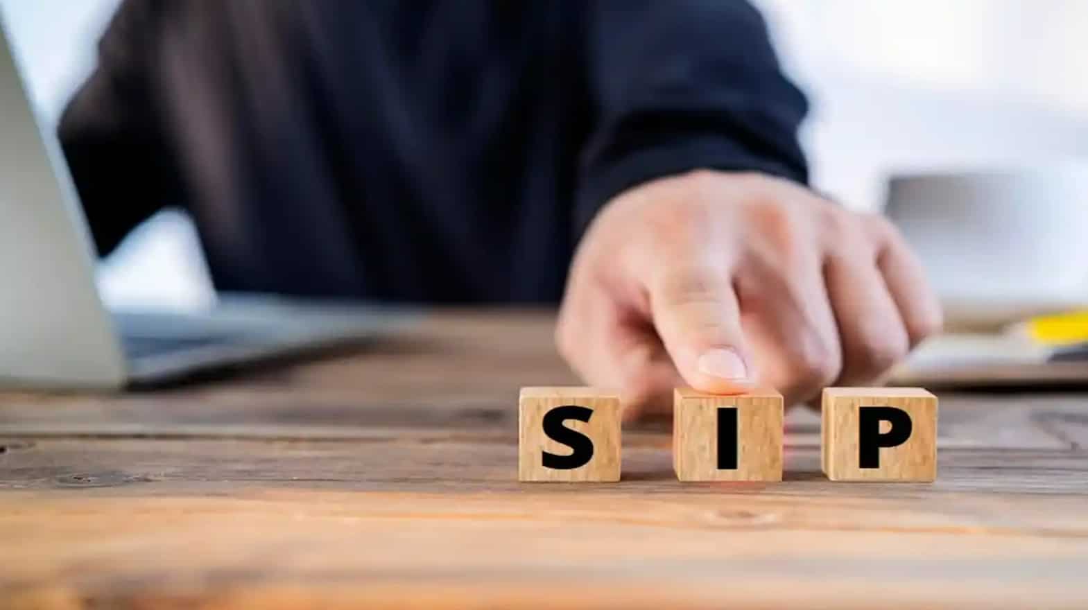Mutual Fund Investors Withdrawing Profits From SIP And Why Did Net SIP ...