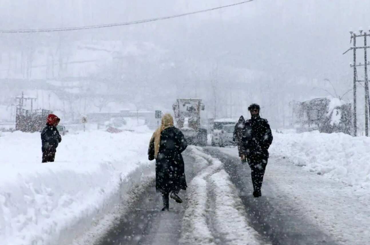 Jammu And Kashmir In Grip Of Cold Wave | Kashmir Valley In Grip Of ...