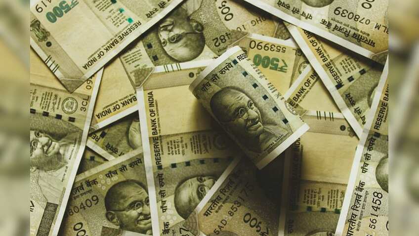Rupee vs US Dollar today: INR falls by 7 paise to 82.86 against $ on ...