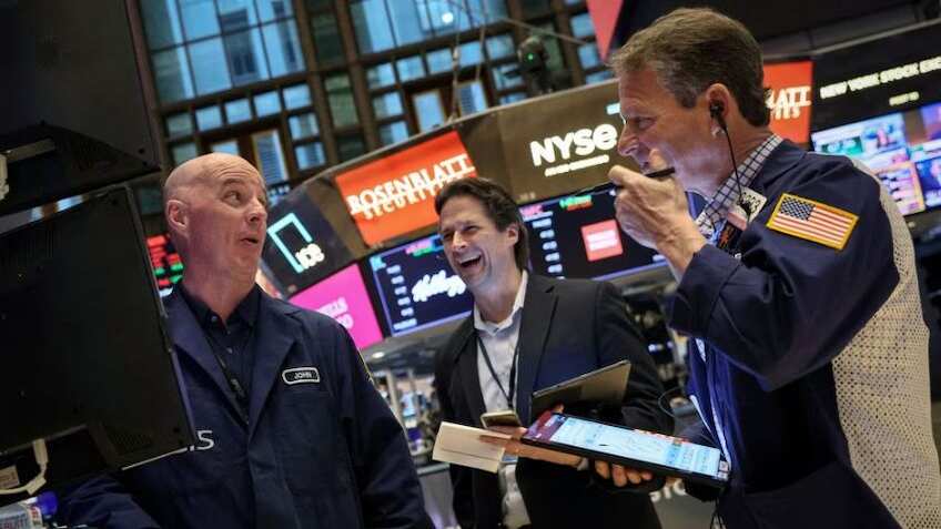 US Stock Market today: Dow Jones, S&P 500 slip as Fed minutes signal ...