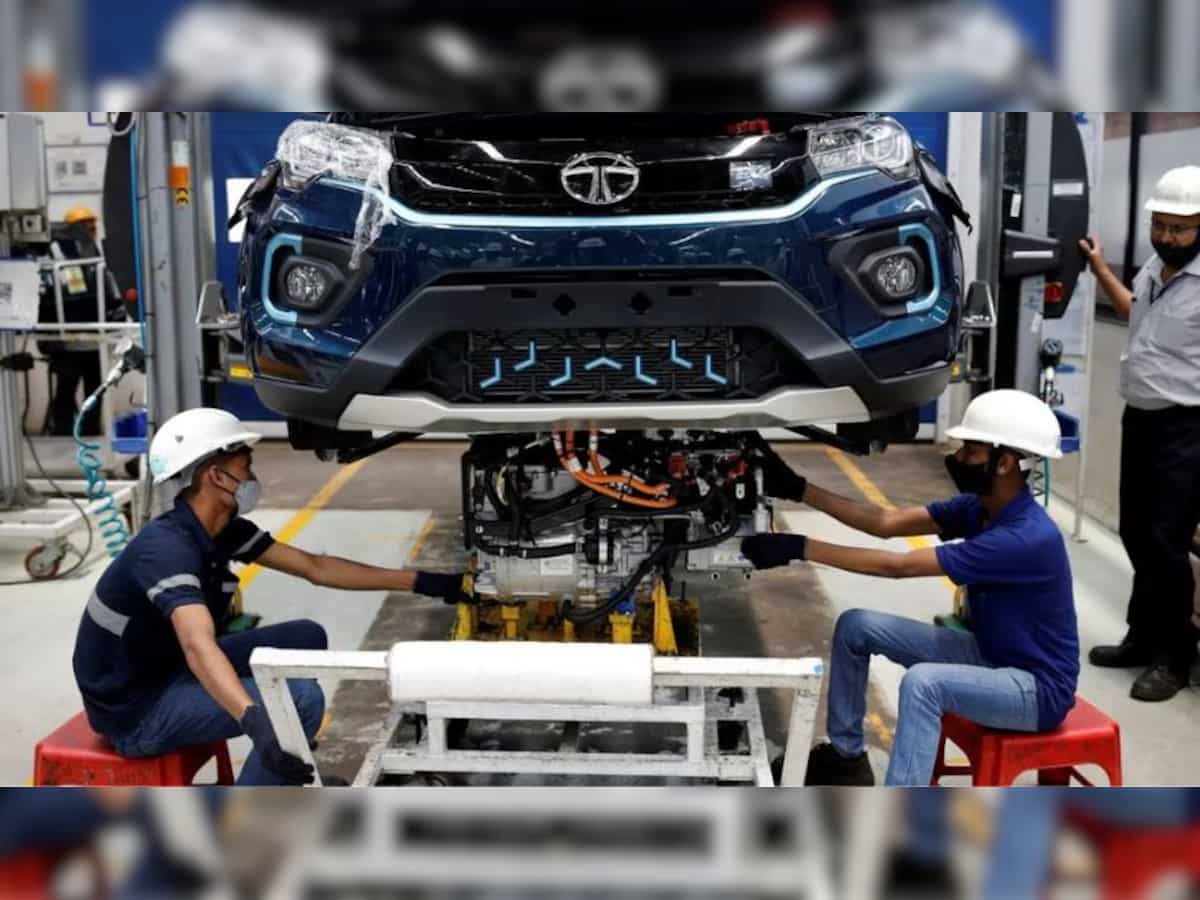 Tata Motors shares edge lower after Mumbai's BEST takes 400 Tata CNG ...