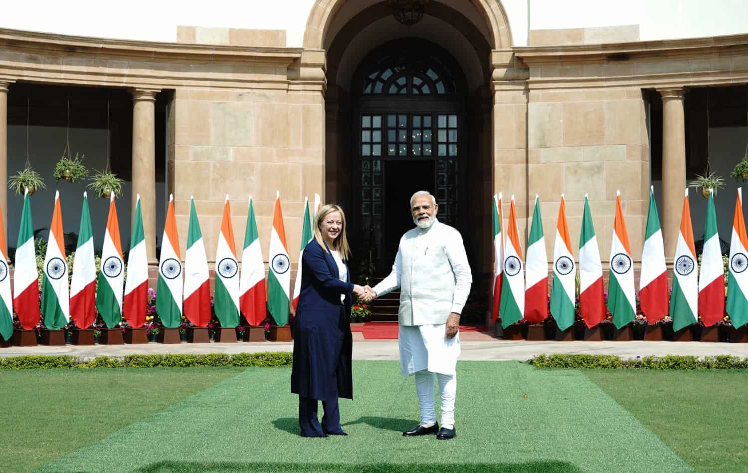 Italian Prime Minister Giorgia Meloni arrives in India, to attend ...