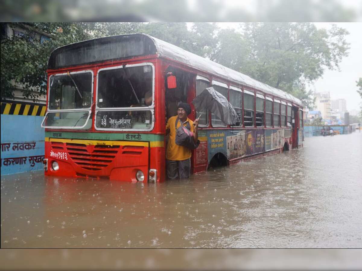 Mumbai weather: IMD predicts unseasonal rain in Mumbai | Zee Business