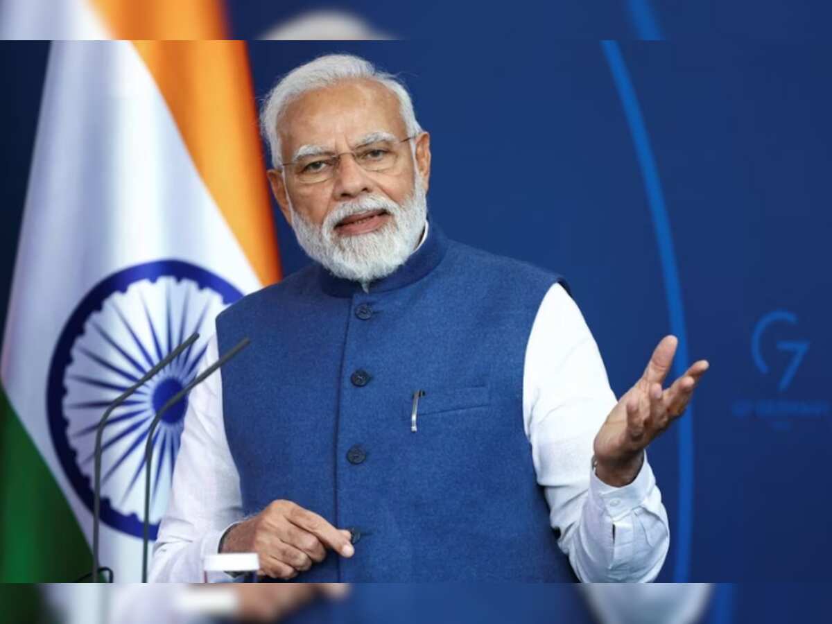 PM Modi meets Nokia chief Pekka Lundmark in Delhi | Zee Business