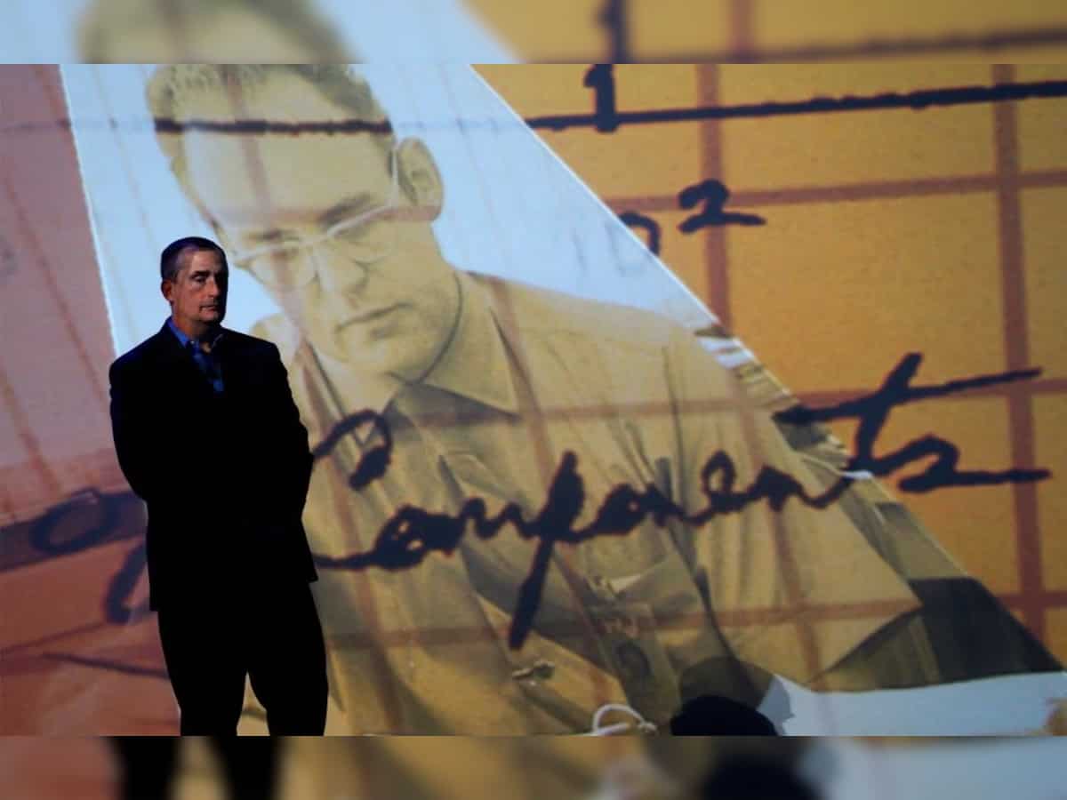 Intel co-founder Gordon Moore dies at 94 | Zee Business