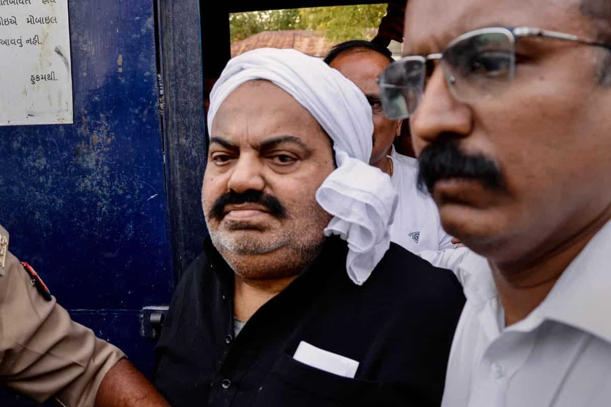 Atique Ahmed Reaches Prayagraj's Naini Jail From Sabarmati | Zee Business