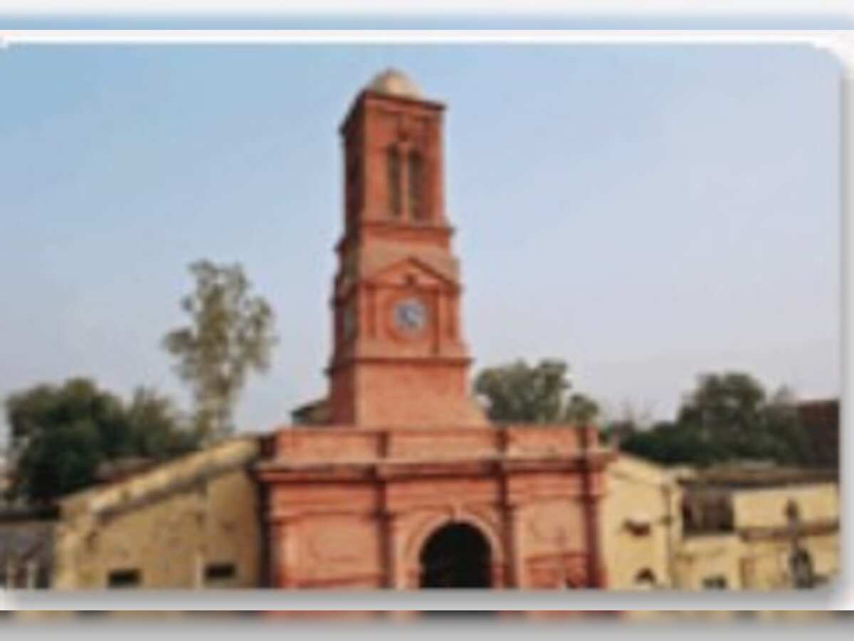 120-year-old clock at 'Ghanta Ghar' in Punjab's Kapurthala ticking ...
