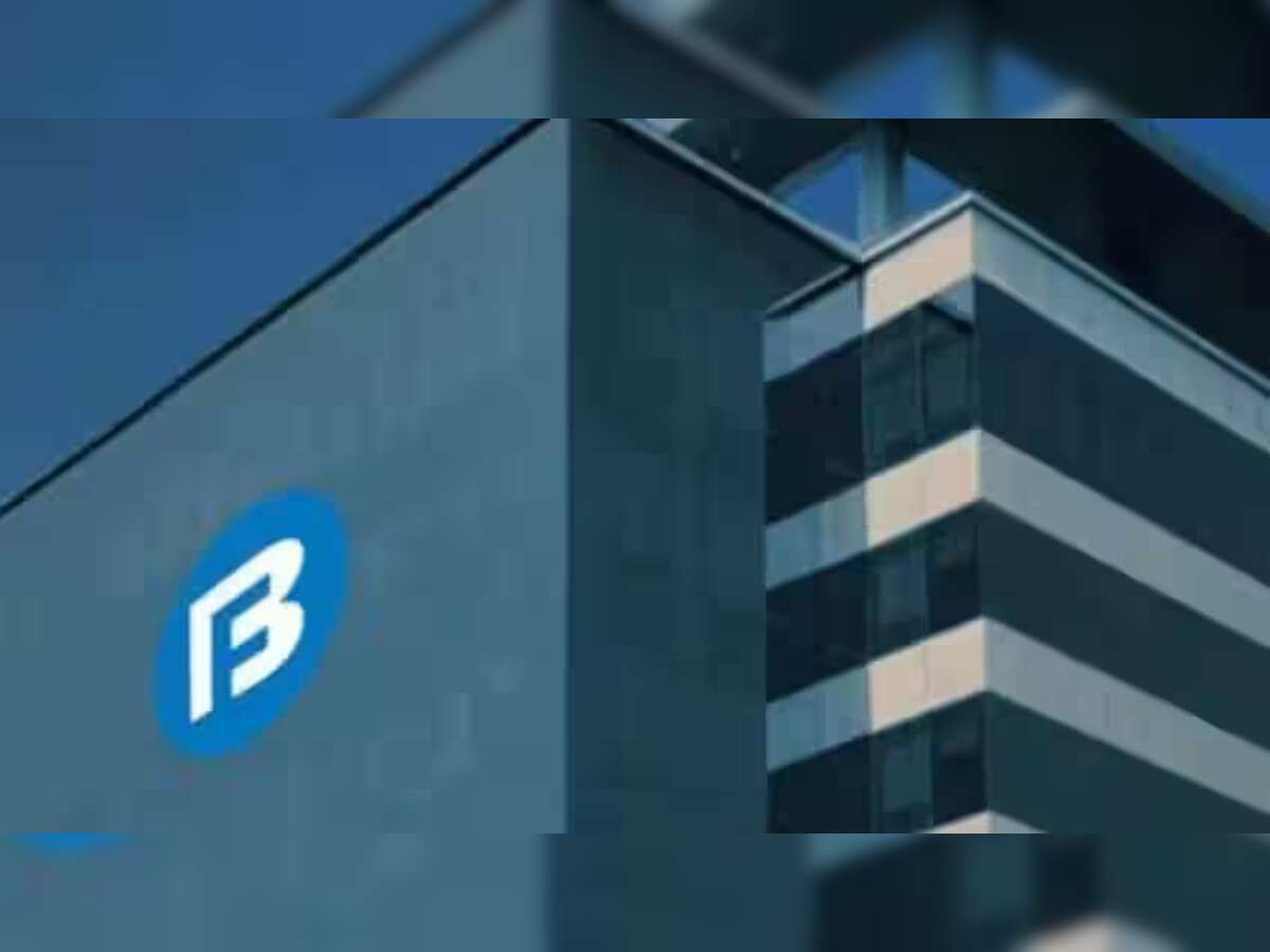 Bajaj Finance Q4 results: Net profit rises 30% to Rs 3,158 crore; declares dividend of Rs 30 per ...