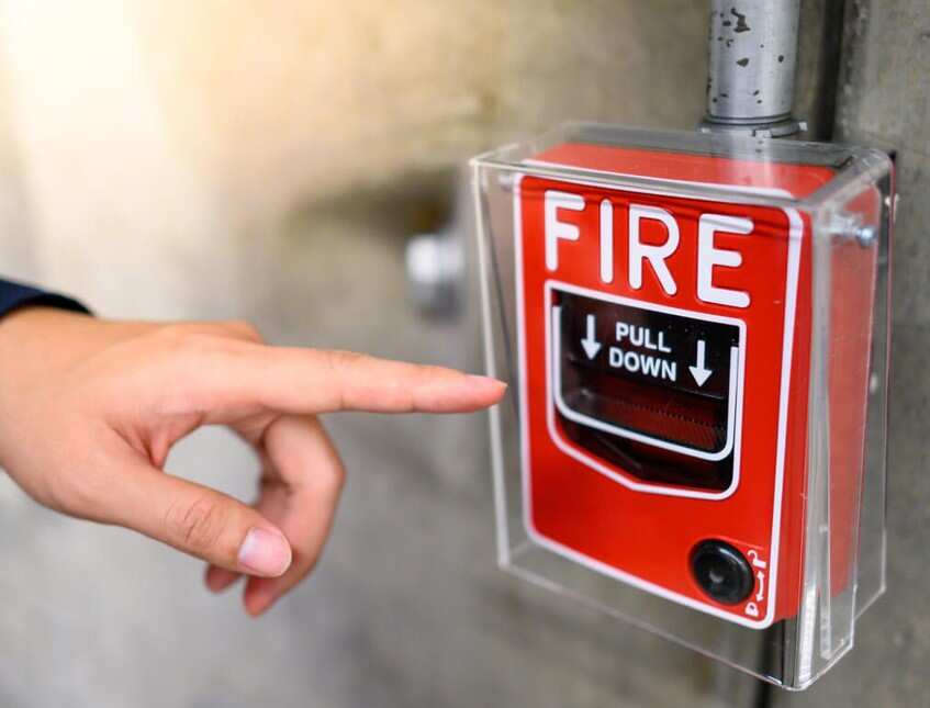 Zee Biz Exclusive: Fire Alarm Mandatory In M3 Category Trains From 1 ...