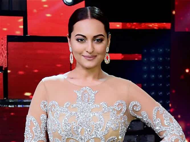 'Dahaad' a clutter breaker for me: actor Sonakshi Sinha | Zee Business