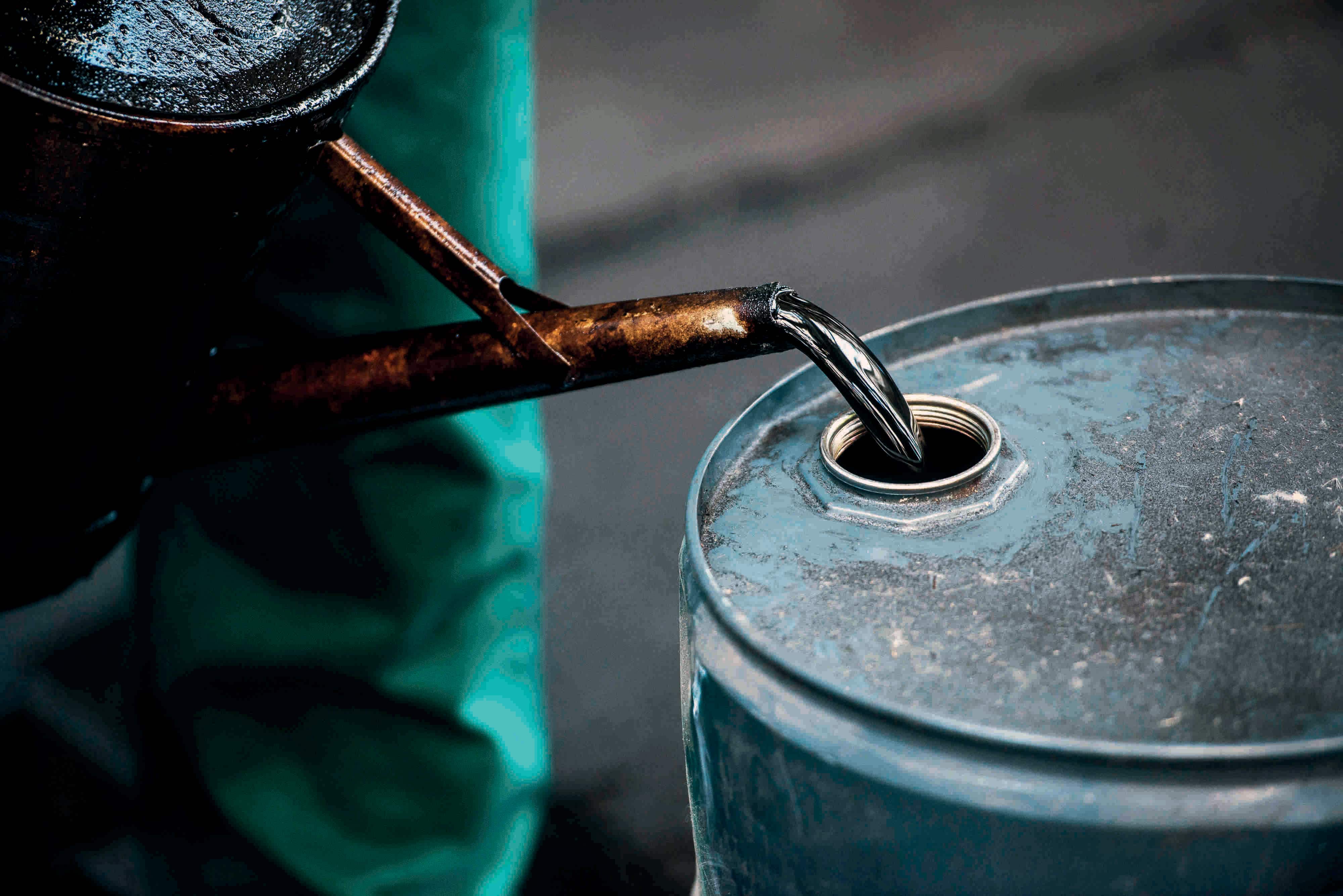 Commodities Live: Crude Oil Prices Surge Over 2%, Gold Rose By Rs 300 ...