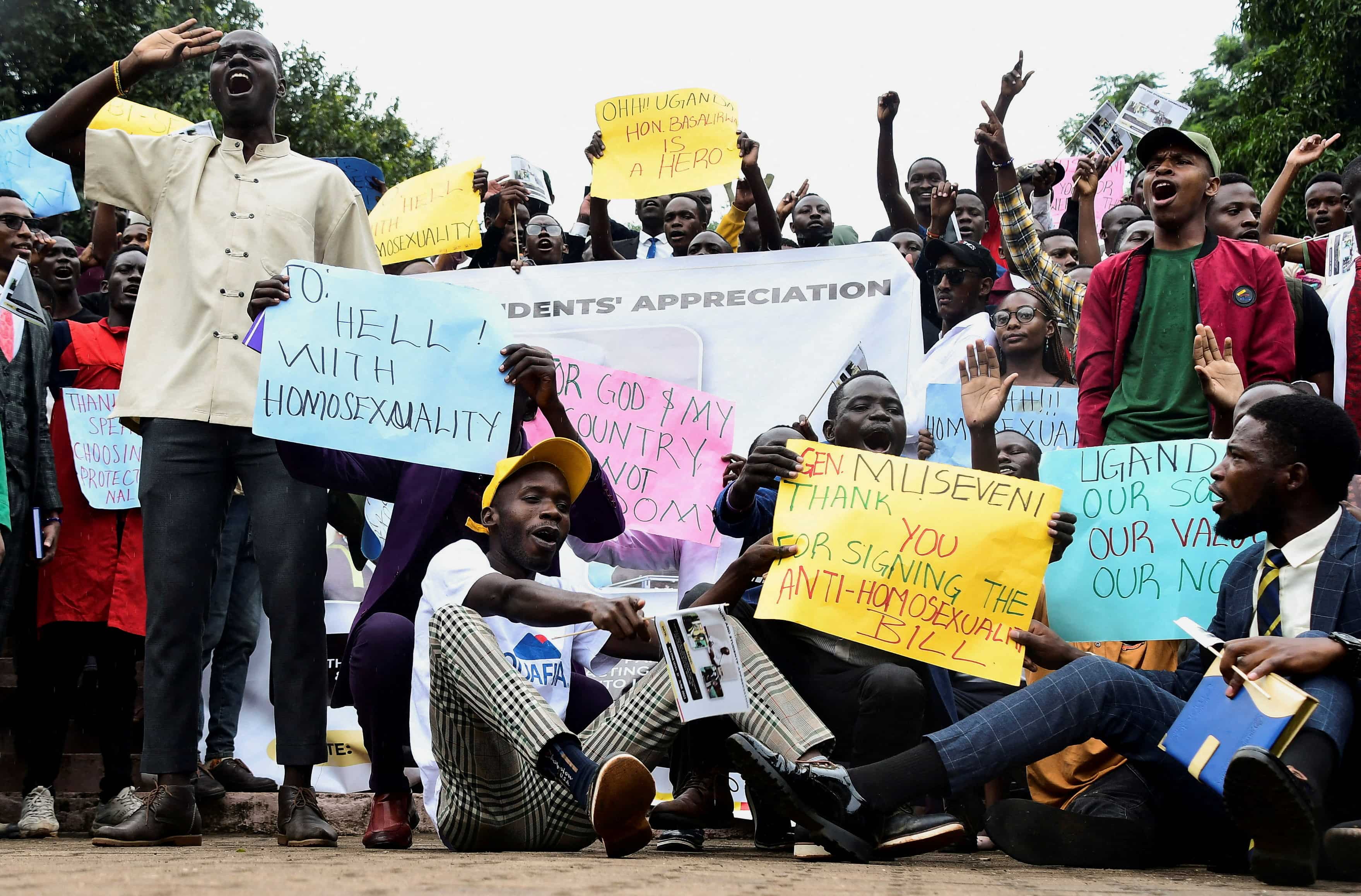 At least 25 killed in rebel attack on Ugandan school near Congo border ...
