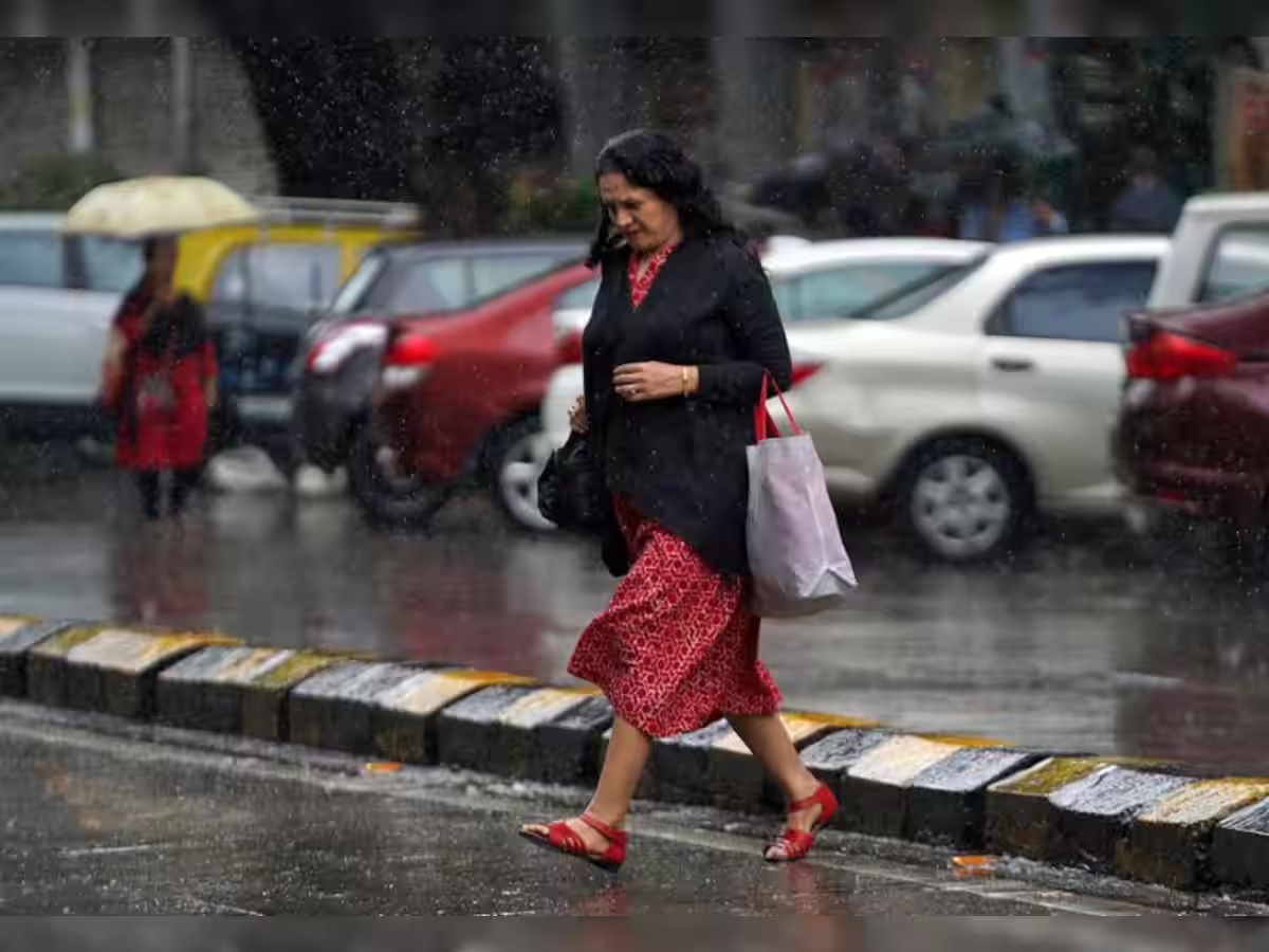 Light rain likely in Delhi | Zee Business Light rain likely in Delhi | Zee Business