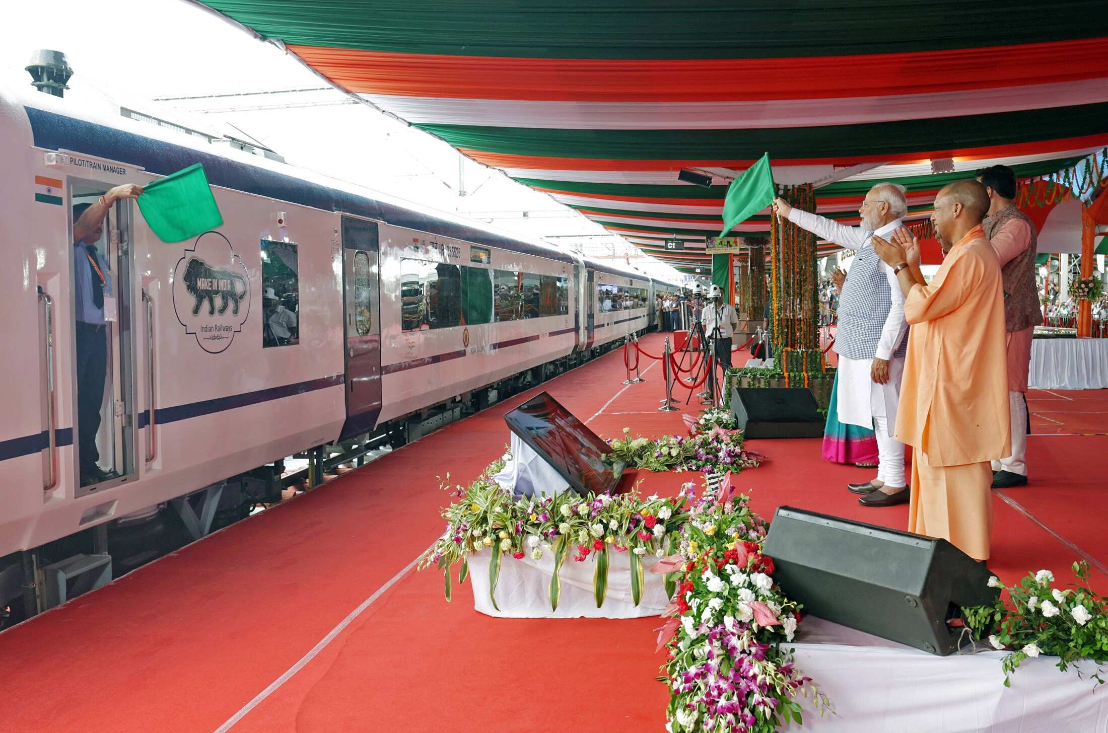 Lucknow Gorakhpur Vande Bharat Express Train Launched By PM Narendra Lucknow Gorakhpur Vande Bharat Express Train Launched By PM Narendra