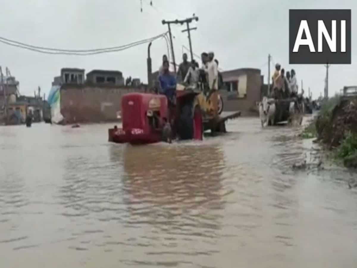 UP weather: Several villages in Moradabad faces flood-like situation ...
