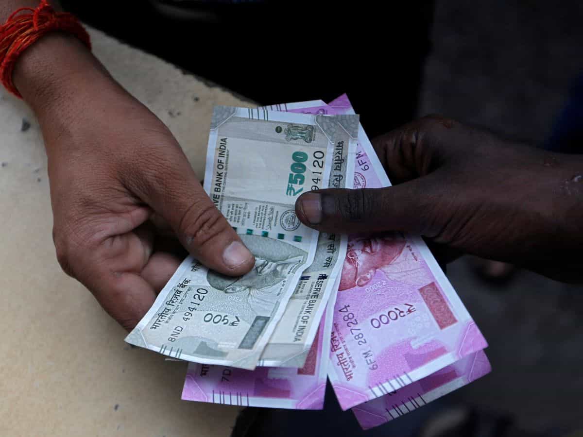 Currency note with * symbol in number panel valid note: RBI | Zee Business