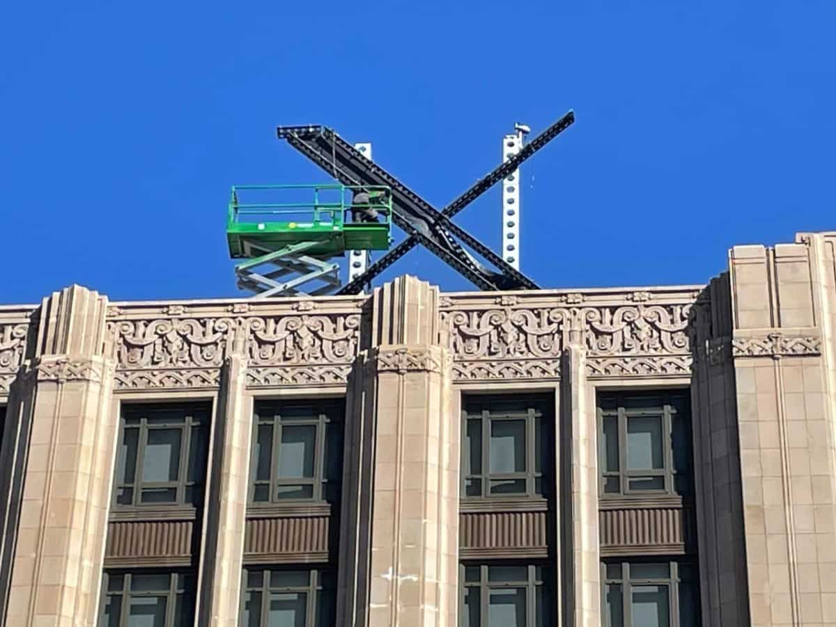 'X' logo installed atop Twitter building, spurring San Francisco to ...
