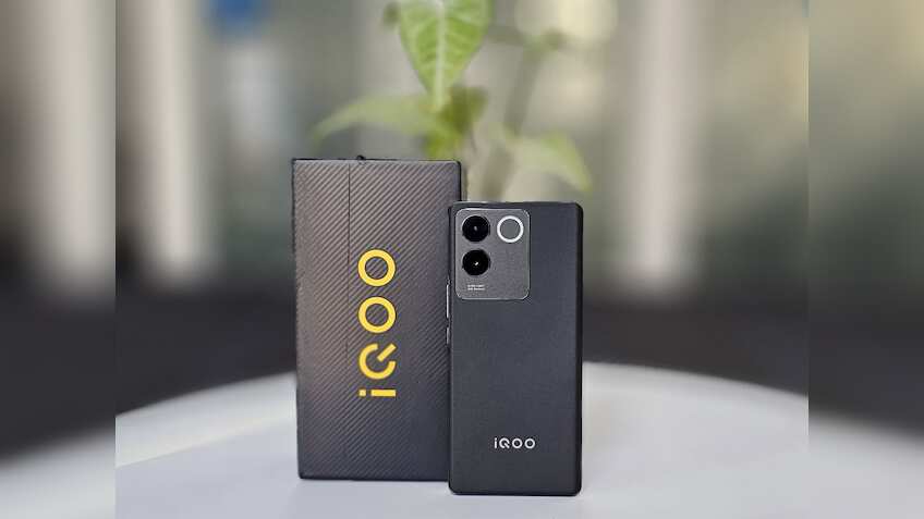 iQOO Z7 Pro with 3D curved display, 64MP aura light OIS camera launched ...