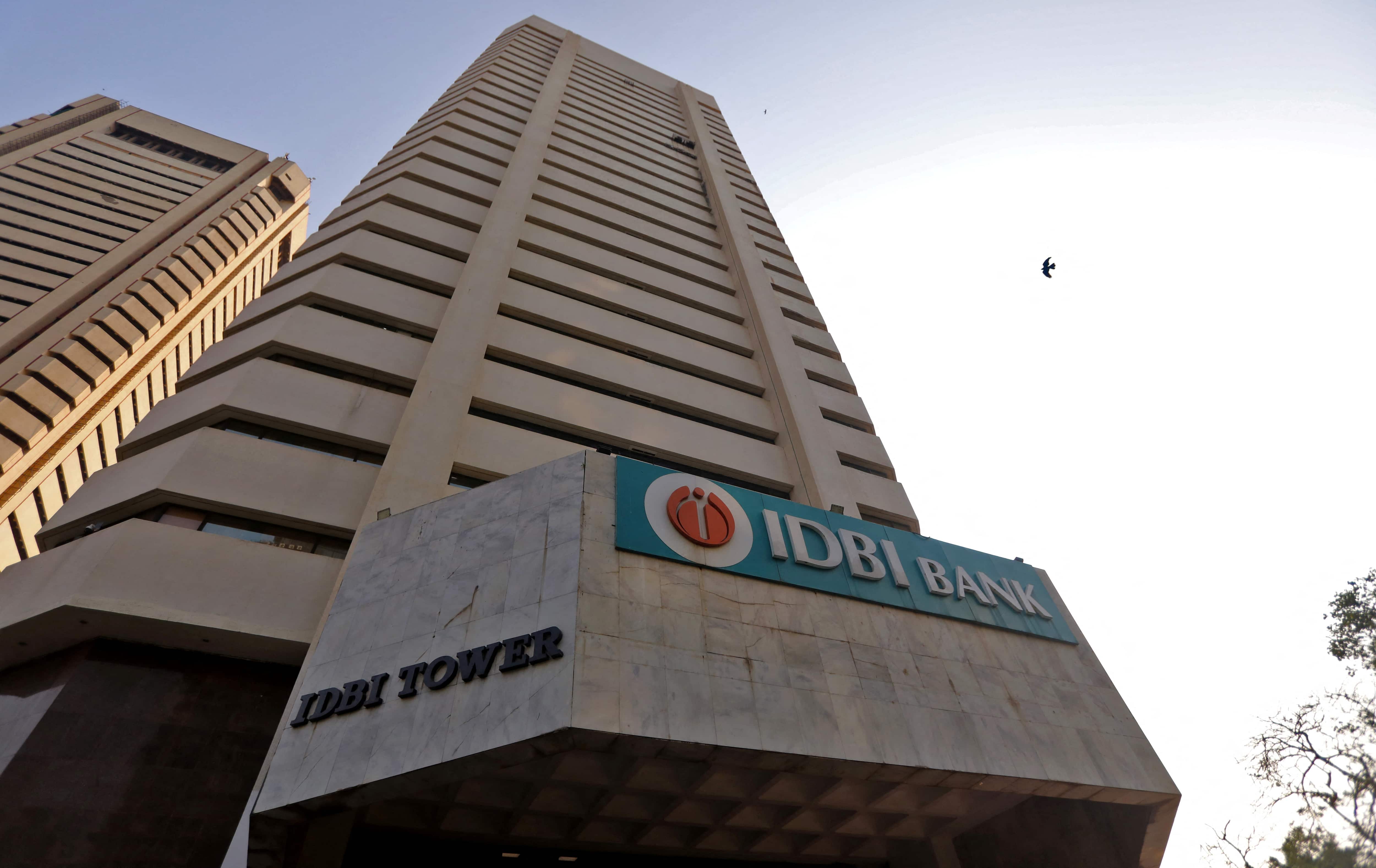 IDBI Bank up by 8% as divestment picks up | Zee Business