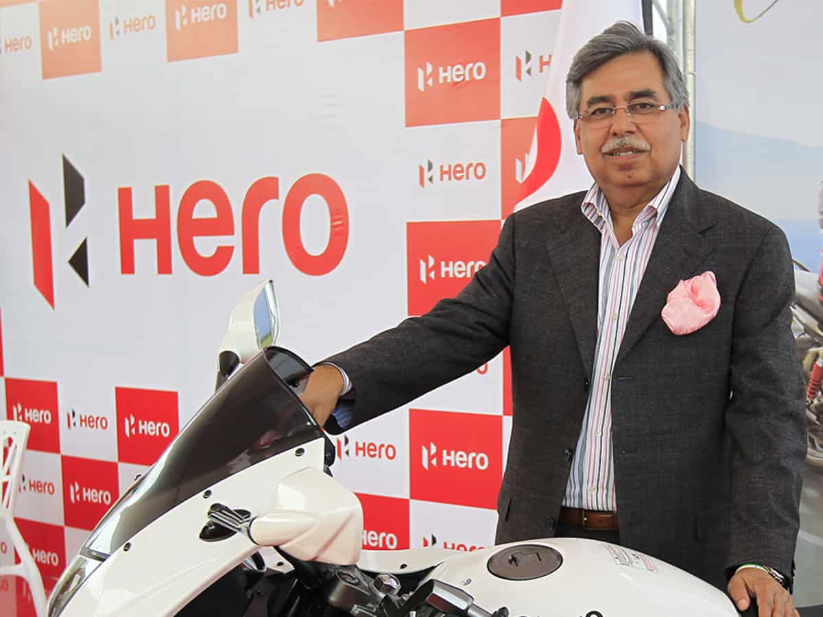 Hero MotoCorp CMD Pawan Munjal questioned by Enforcement Directorate | Zee Business