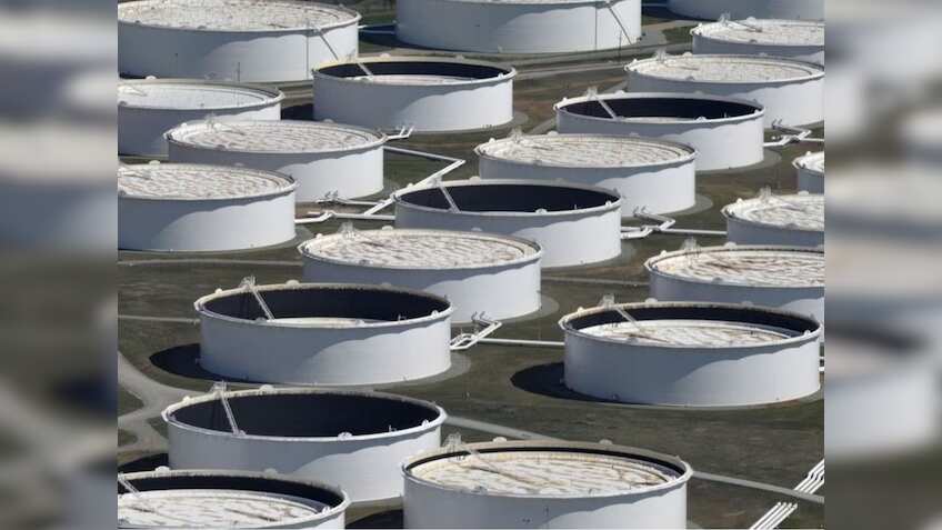 Oil on track for sharpest weekly decline since March