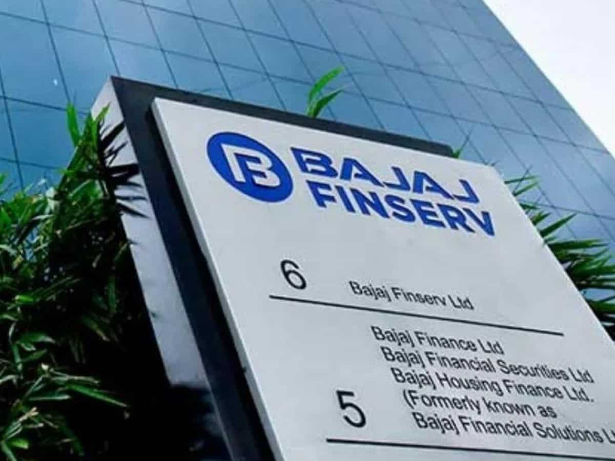 Bajaj Finserv Q2 PAT at Rs 754 crore | Zee Business