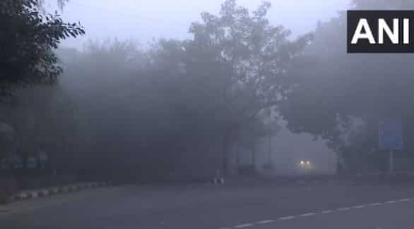 Cold wave tightens grip on north India, Delhi shivers in dense fog with 'Very Poor' air quality ...