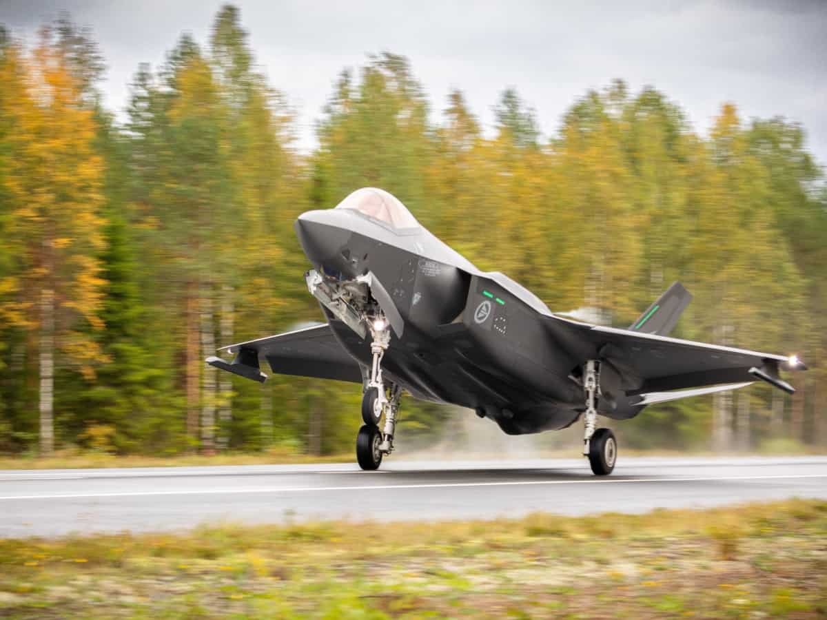 South Korea signs contract to buy 20 additional F-35A stealth fighter jets | Zee Business