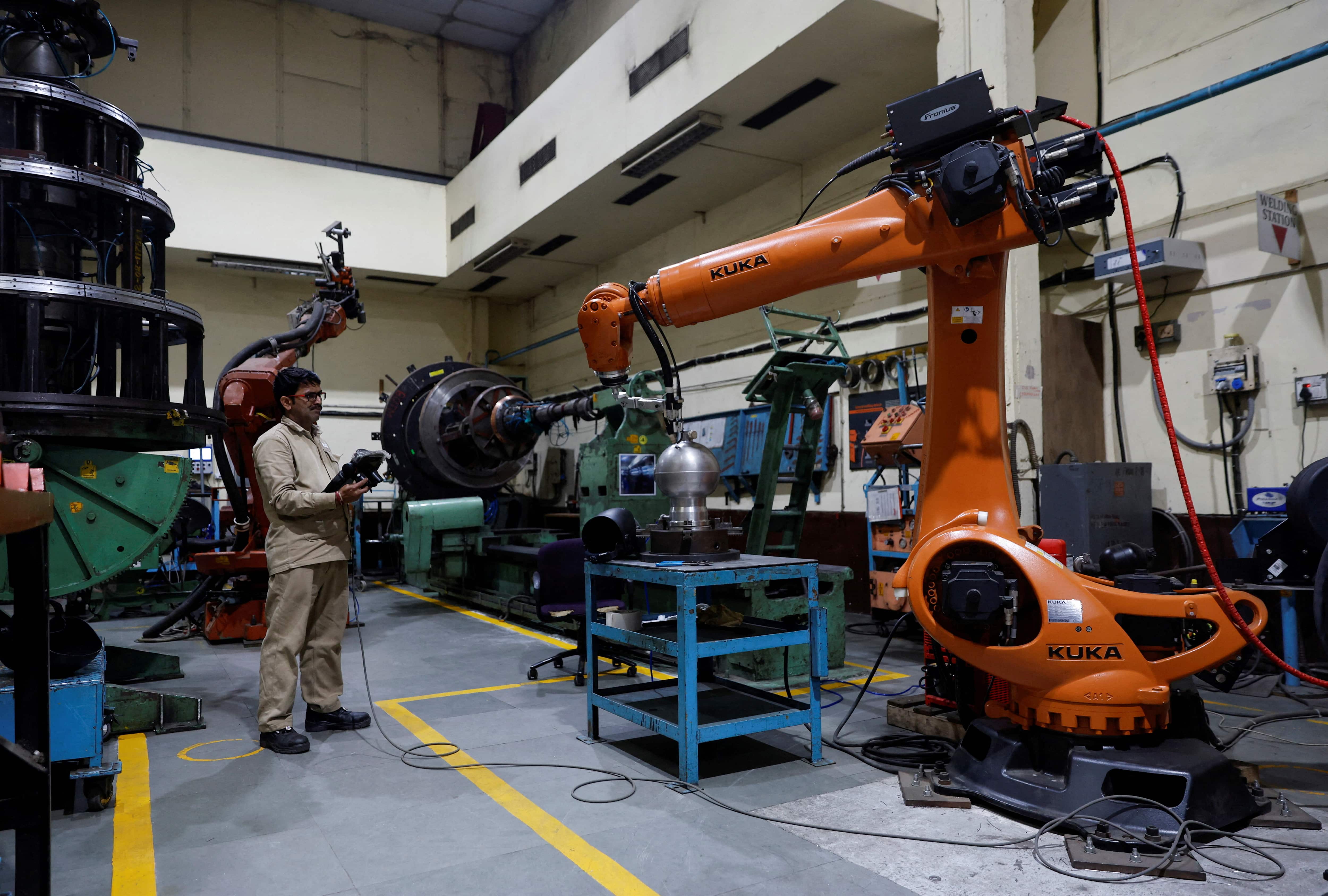 Engineering exports dip in first eight months of FY24 : EEPC