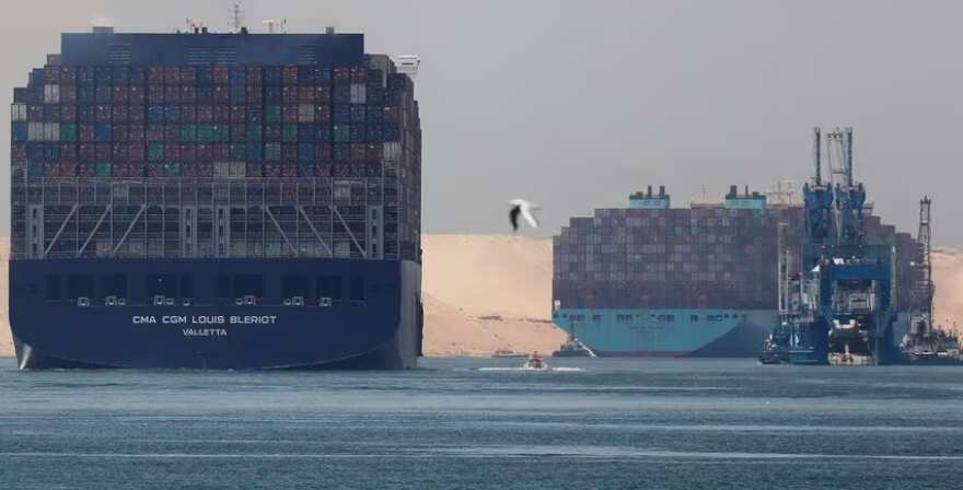 US sinks 3 ships, kills 10 after Houthi Red Sea attack