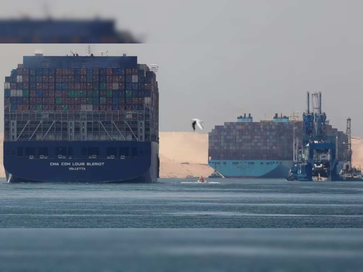US sinks 3 ships, kills 10 after Houthi Red Sea attack | Zee Business