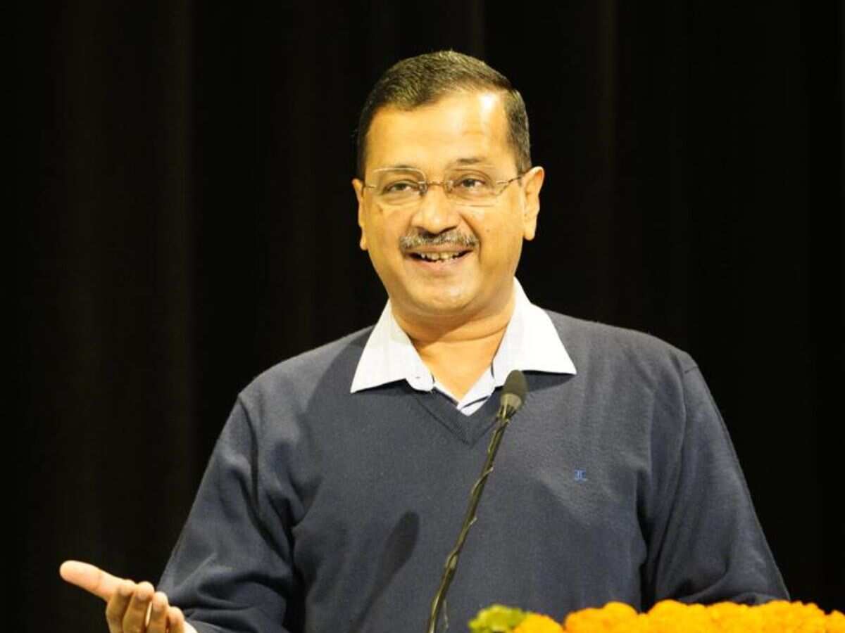 Delhi Solar Policy: Consumers installing rooftop solar panels at home ...