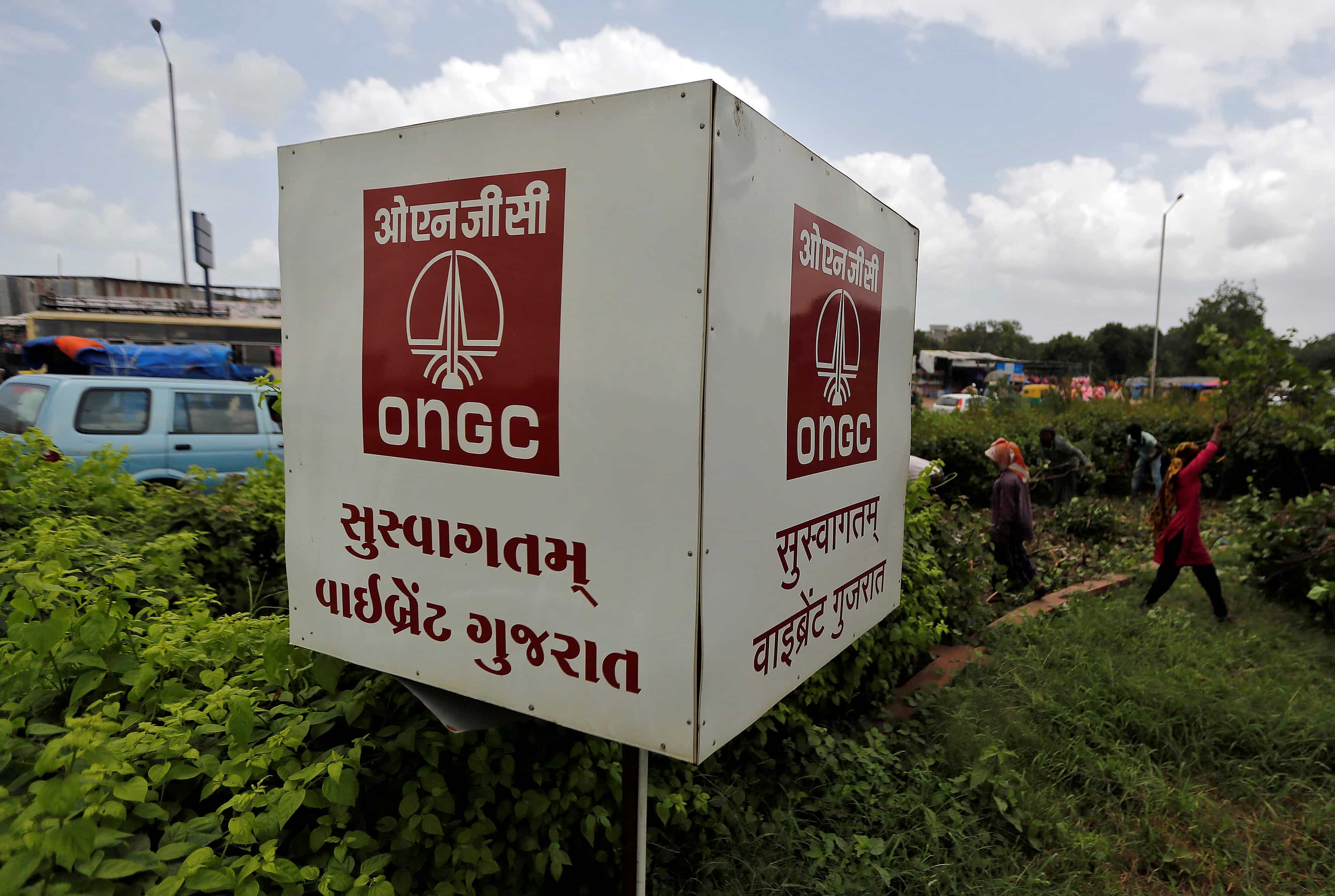 ONGC's first oil from KG deepsea oilfield reaches Mangalore refinery ...