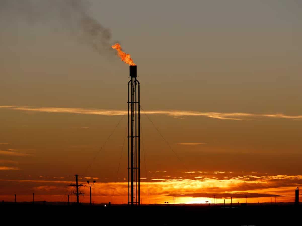 Oil prices extend upward momentum on expectations of tighter supply ...