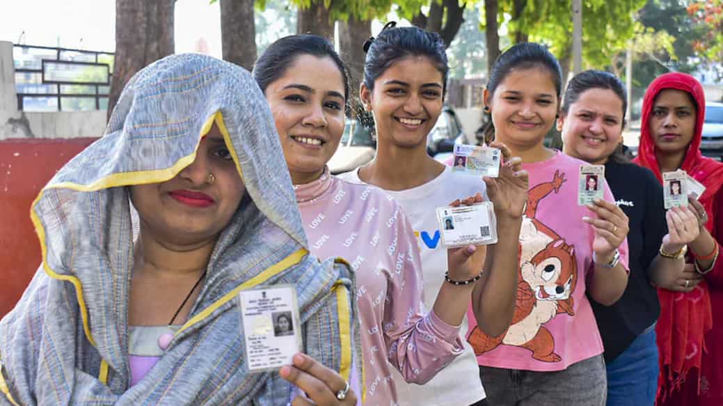 Lok Sabha Elections 2024: 15.93 voter turnout till 11 AM in Maharashtra ...