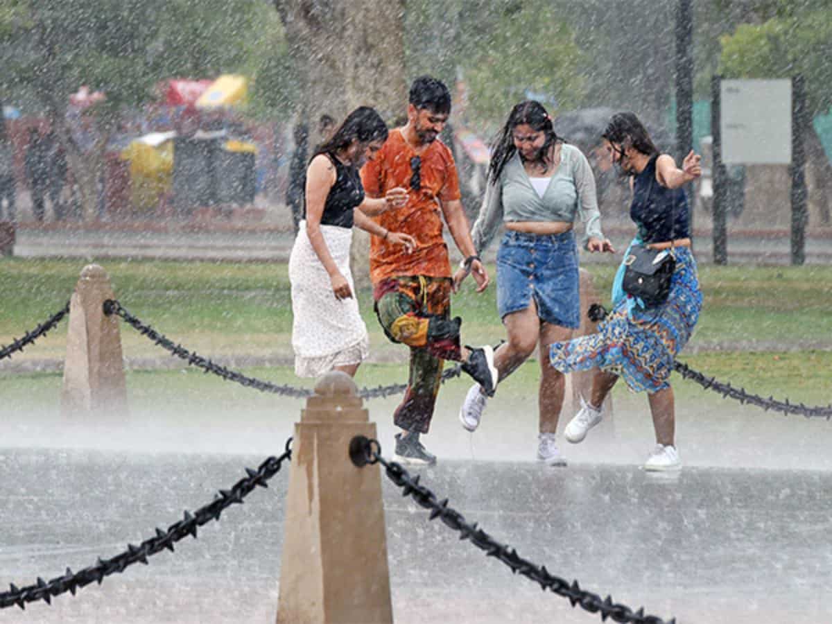 Delhi Weather Update: IMD forecasts light rain amidst sweltering heatwave | Zee Business