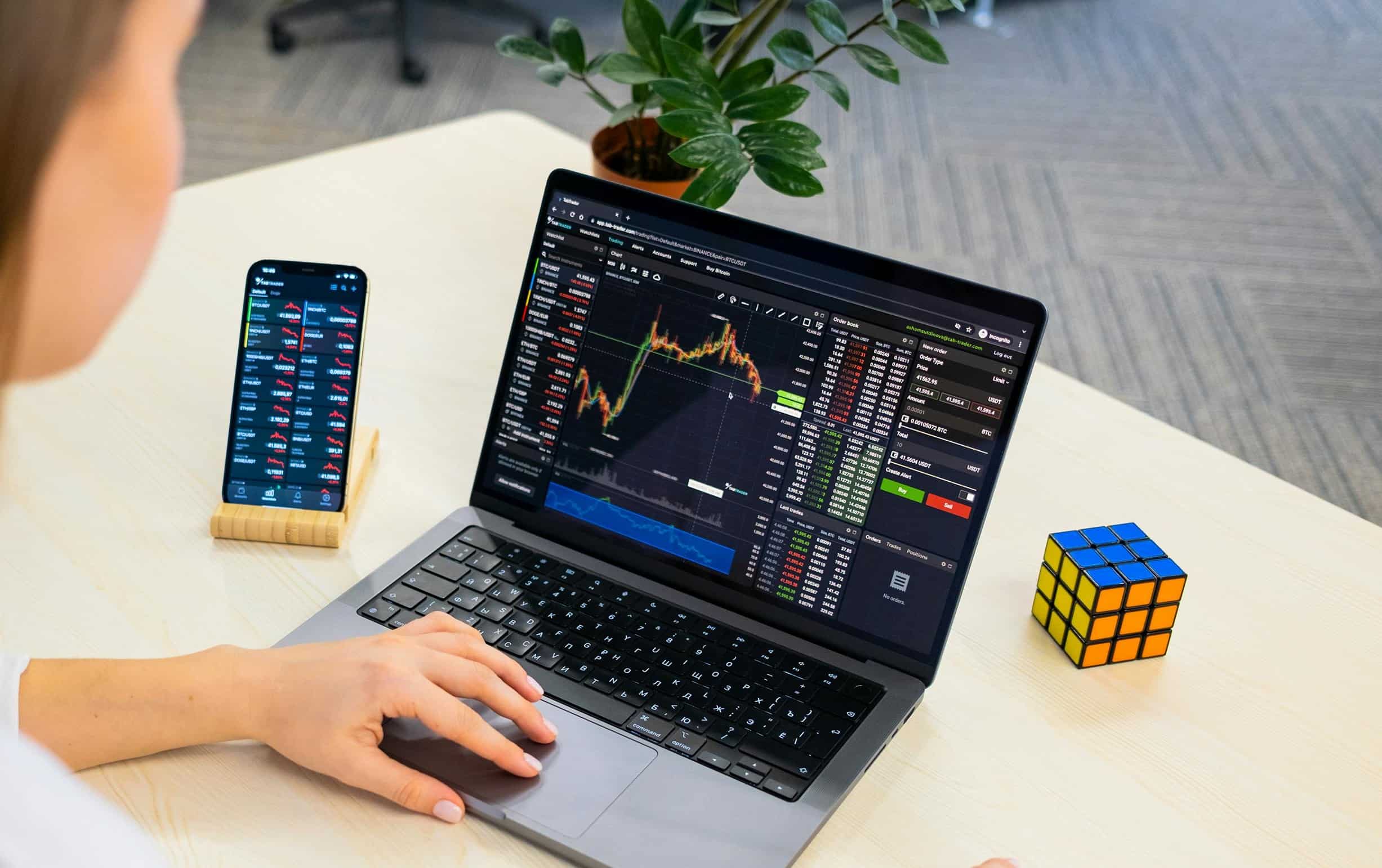 Sensex, Nifty50 hold on to initial gains supported by financial, auto ...