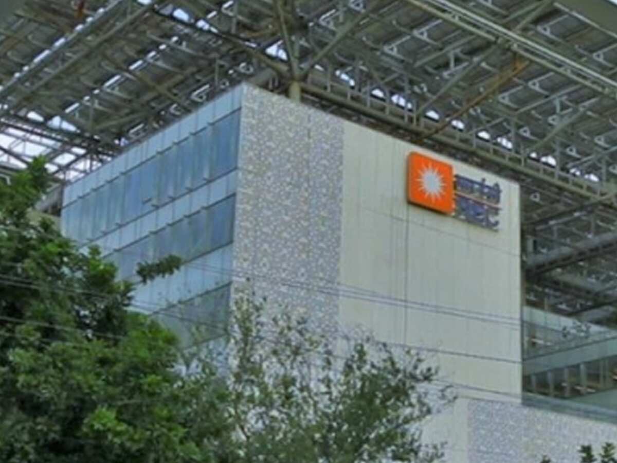 REC Q2 Results: Net profit grows 7% to Rs 4,037 crore | Zee Business