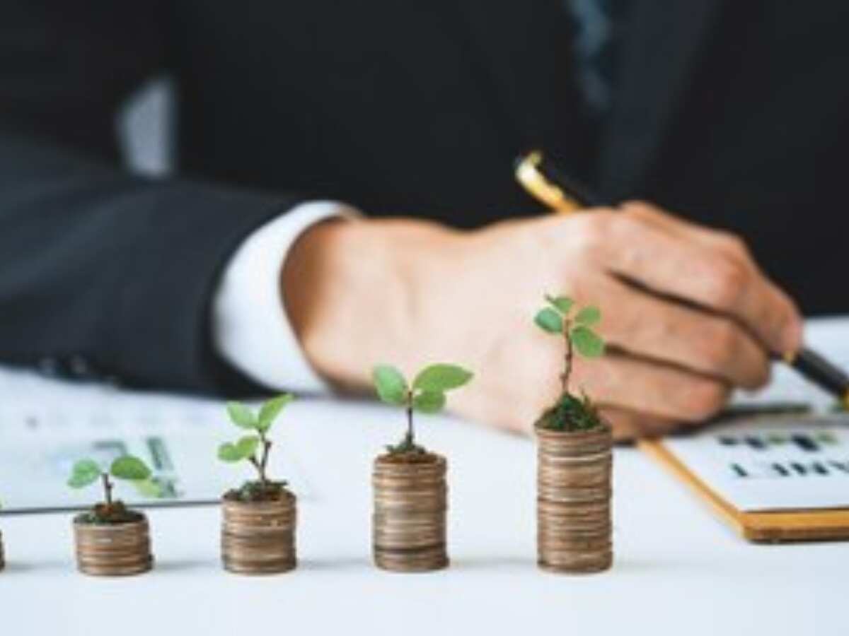 Power of Compounding: How long will it take your Rs 2,00,000 investment ...