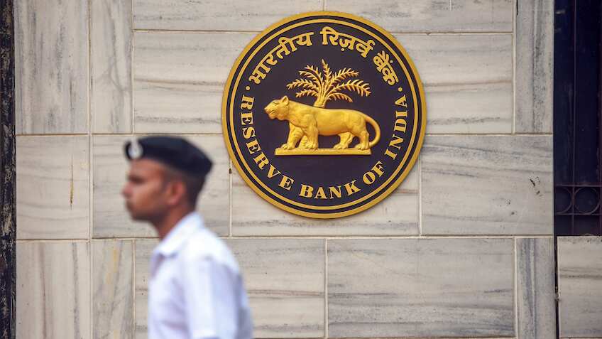 RBI Rule: New system for online money transfers to be implemented from ...