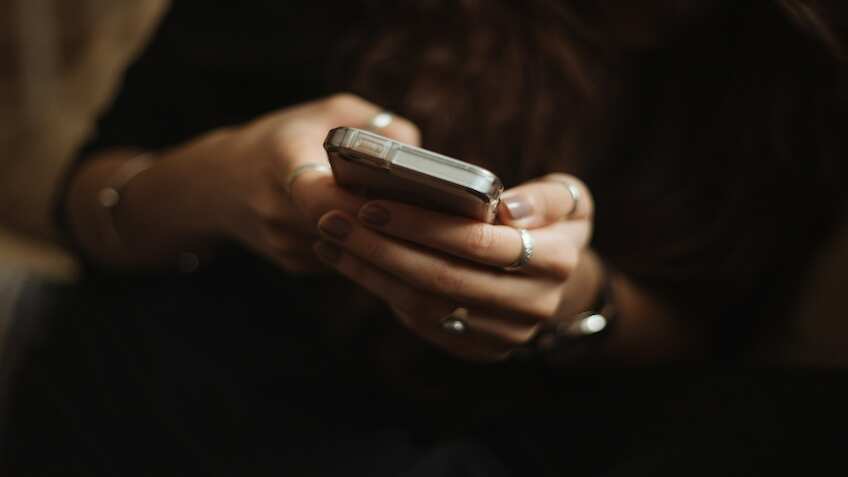 UPI Transaction Fraud News: Fraudsters deposit money in victim's ...