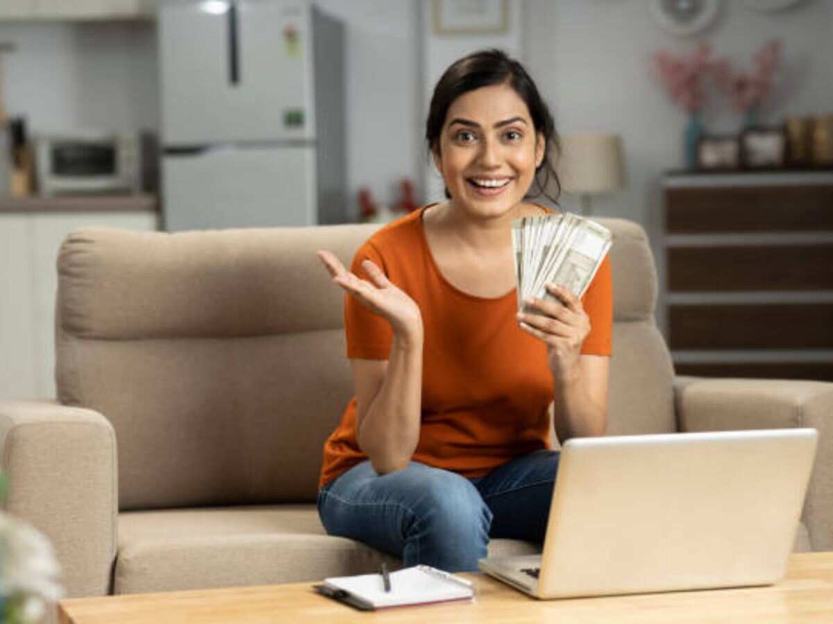 Power of Compounding: How long it will take to build Rs 1 crore corpus ...