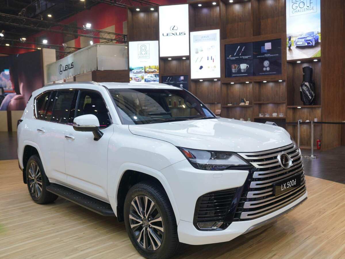 Lexus India to open bookings for its flagship SUV, the new LX 500d ...
