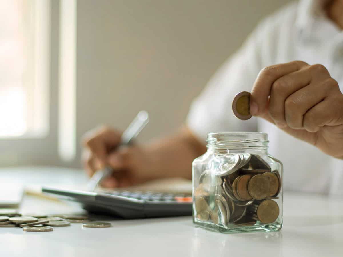 Fixed Deposit Rates for Rs 5 Lakh Investment: Compare SBI, HDFC Bank ...