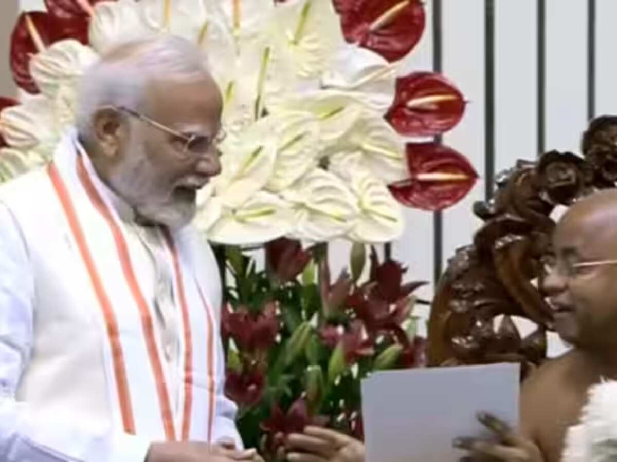 PM Modi conferred with title of 'Dharma Chakravarti' at centenary ...