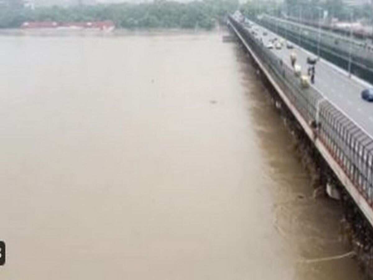 Delhi on alert as Yamuna water level rises; Himachal battles deadly rain disruptions