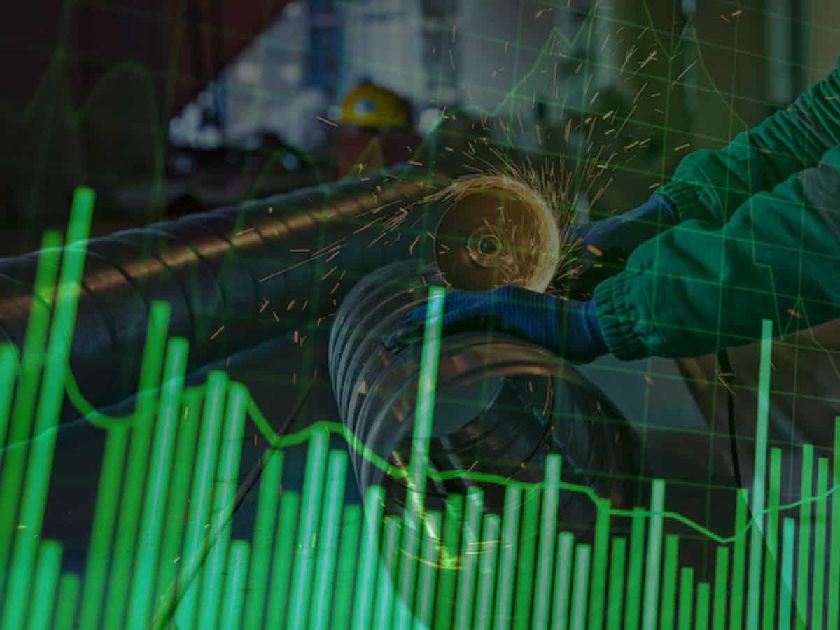 Metal Stocks Shine: Tata Steel, SAIL offer up to 25% upside; JSW Steel ...