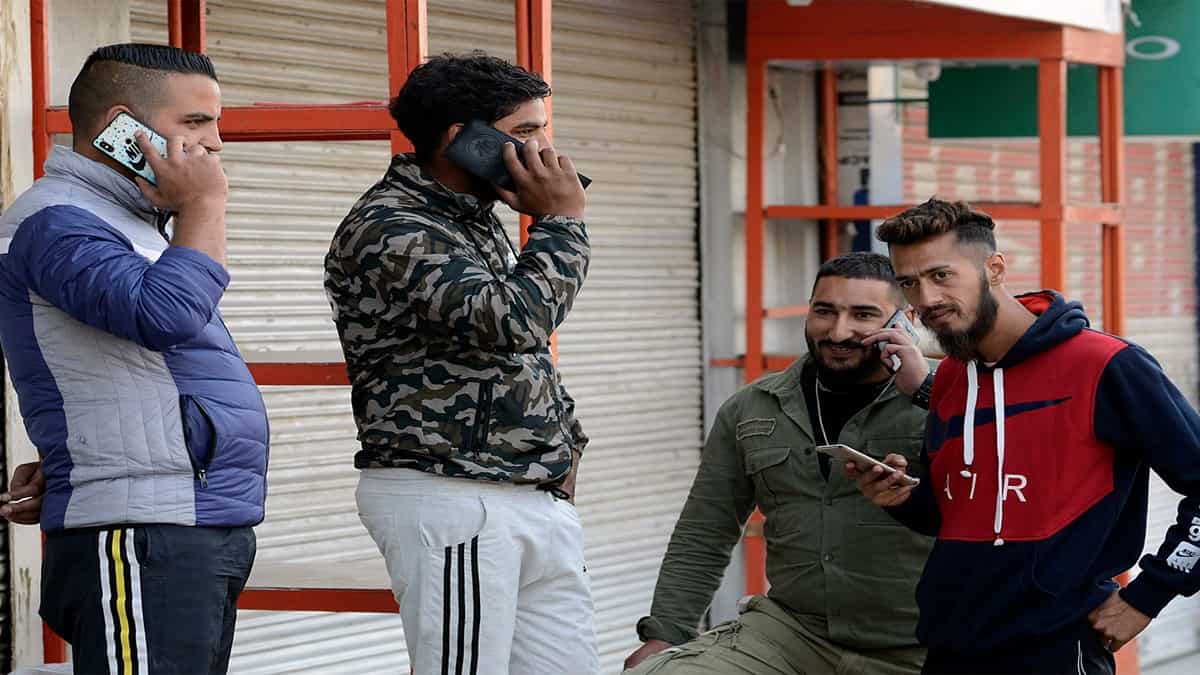 Airtel logs sharp subscriber jump in October; Jio growth slows, Vi ...